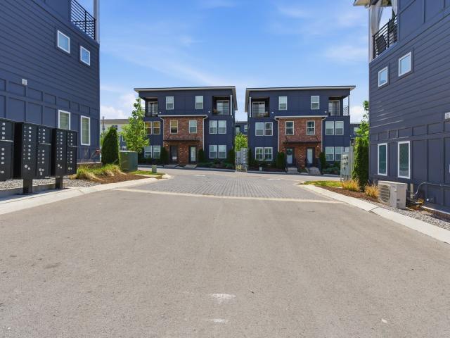 102 Duke St # 44