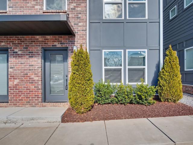 102 Duke St # 7