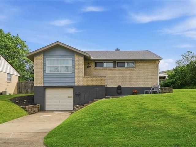 102 Dunbar Dr, Pittsburgh, PA 15235