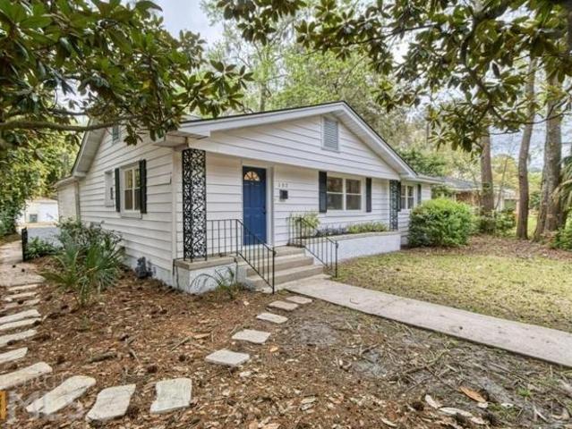 102 E 66th St, Savannah, GA 31405