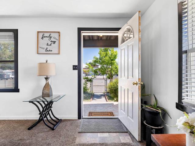 102 E. 6th St