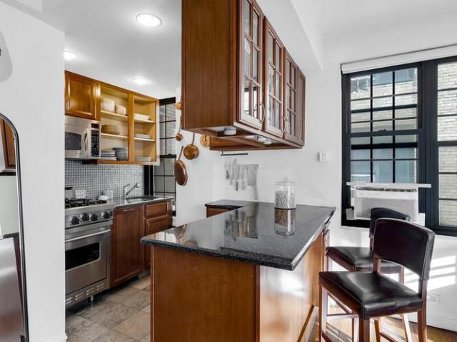 102 E 22ND Street 7F