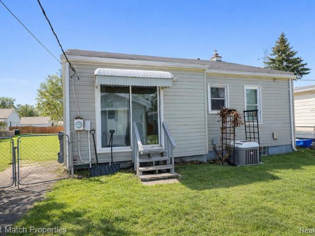 102 E Cornell Avenue