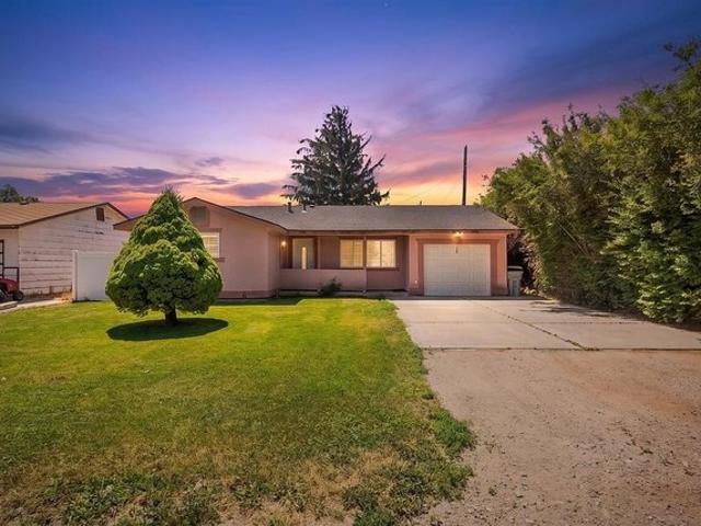 102 E Custer Ave, Aberdeen, ID 83210