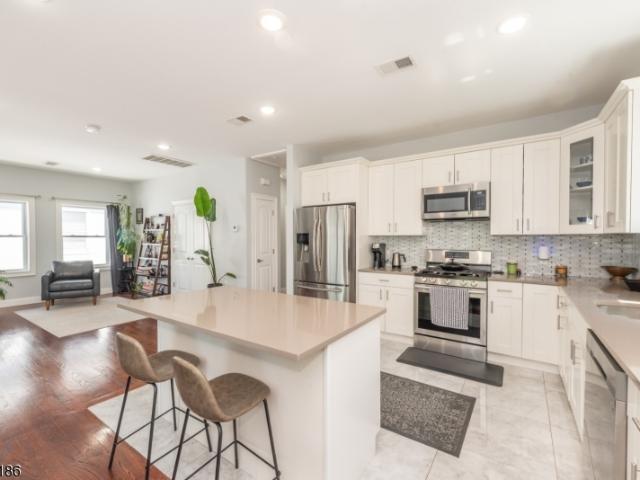 102 E Emerson Ave