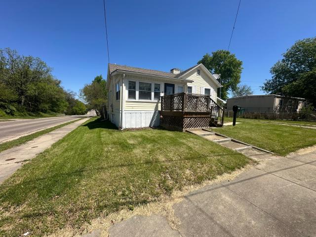 102 E GROVE Street