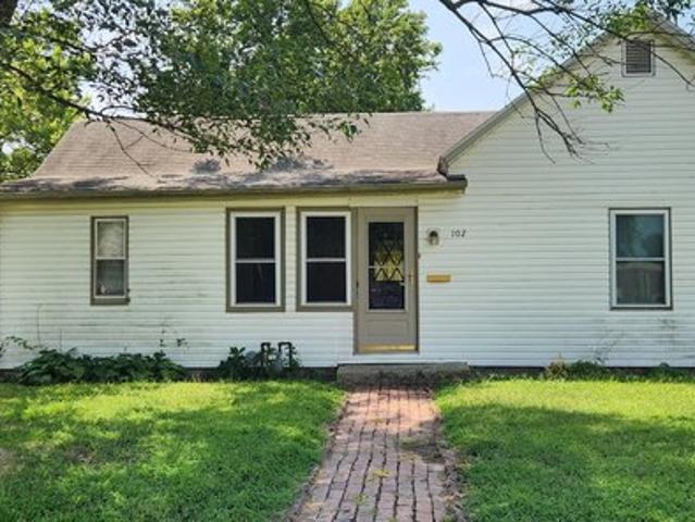 102 E Jefferson St, Pittsburg, KS 66762