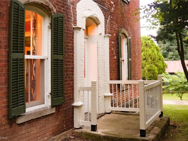 102 E Lamartine Street