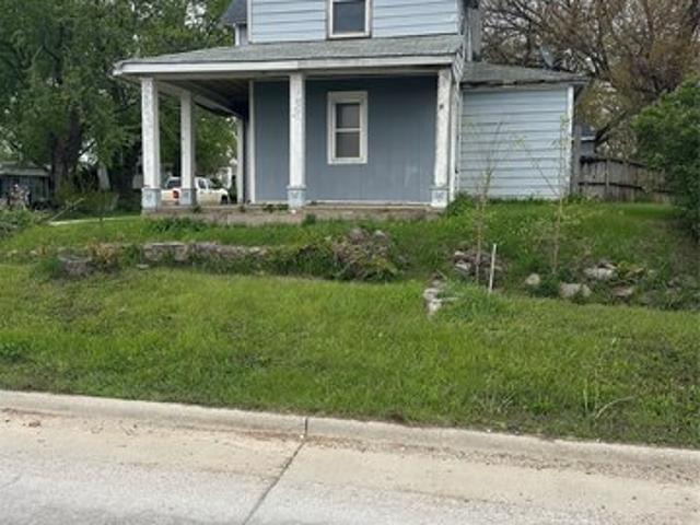 102 E Locust St, Ogden, IA 50212
