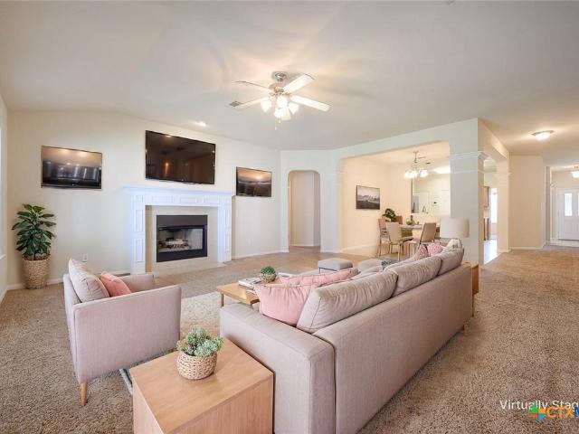 102 E Running Wolf Trail