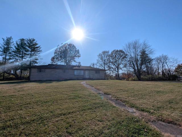 102 Eastgate Ave, Loogootee, IN 47553 | MLS #202546 | Compass
