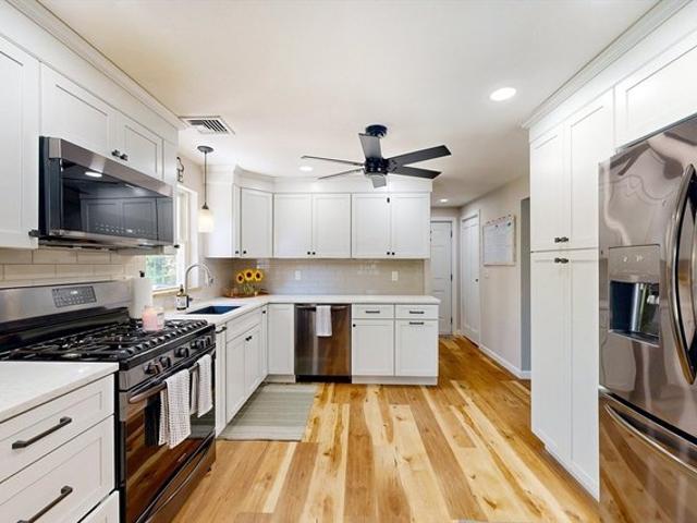 102 Edgewood Ave, Methuen, MA 01844