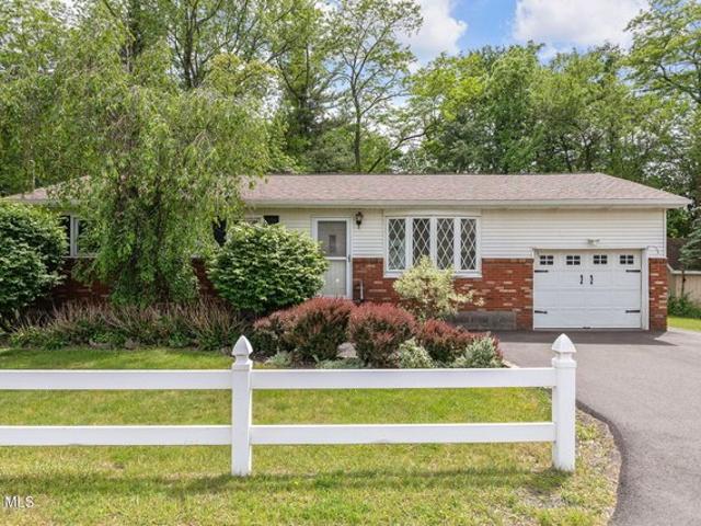 102 Evans Rd, Schenectady, NY 12306