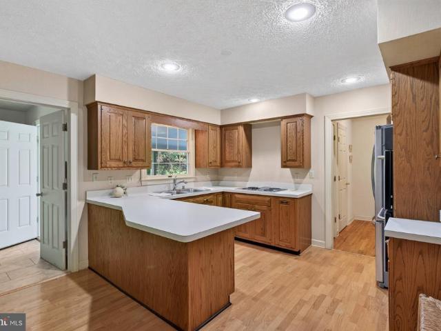 102 Forest Valley Road