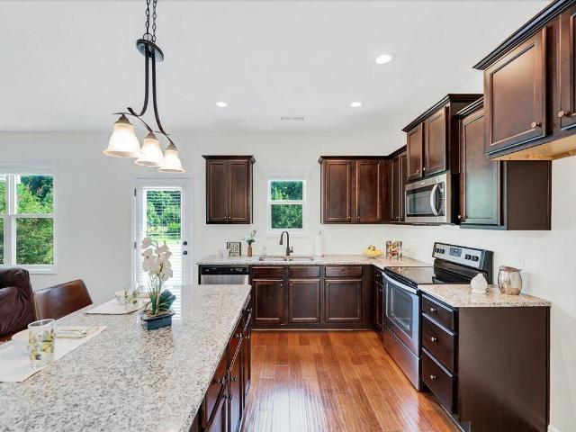 102 Forsyth Parkway
