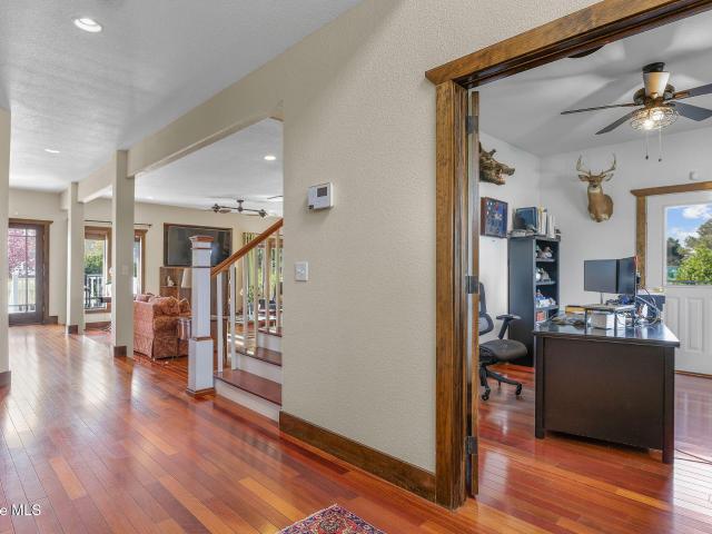 102 Falcons Cove