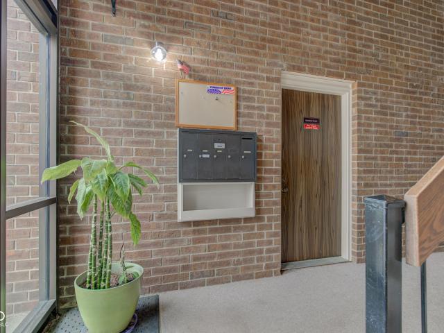 102 Knoll Court # D