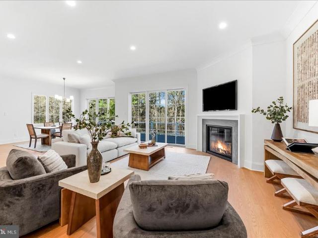 102 Knoxlyn Farm Drive