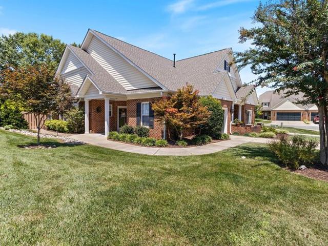 102 Kestrel Ct, Mebane, NC 27302
