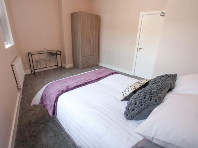 102 Holt Road L7, Room to rent, £607 pcm | PrimeLocation