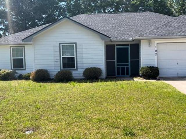 102 Honeysuckle Rd, Kingsland, GA 31548