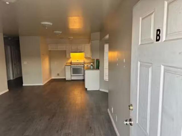 102 Hopkins Ave. 102 Hopkins Ave, Bakersfield, CA 93308