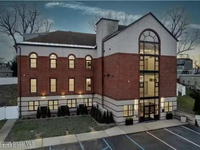 102 Hackett Boulevard, 403, Albany, NY 12209