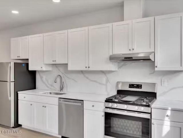 102 Hackett Boulevard, Albany, NY 12209