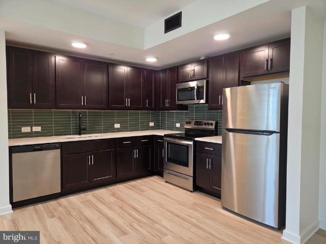 102 Hanover Street # 204