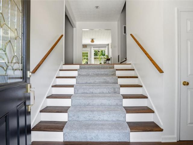 102 Hearthstone Drive