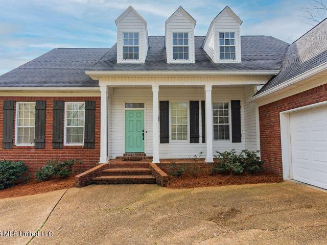 102 Hickory Hills Drive