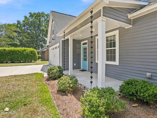 102 Ironwood Drive