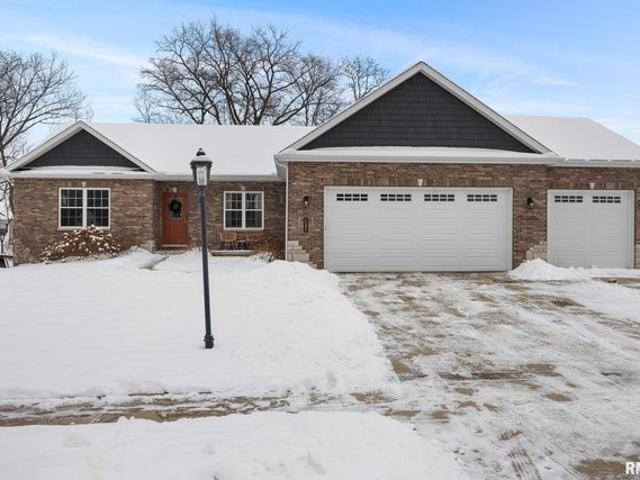 102 Joseph Ct, Washington, IL 61571
