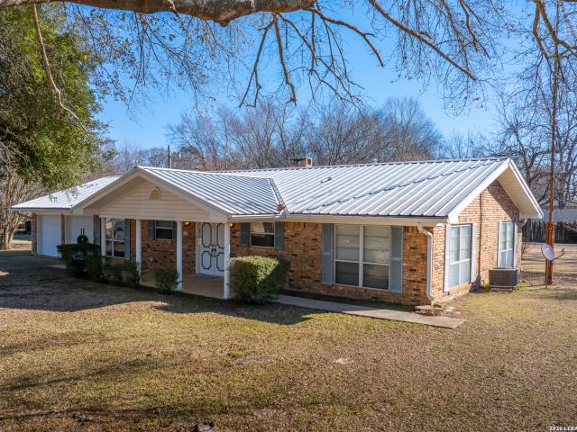 102 Jackson St, Joaquin, TX 75954 | Compass