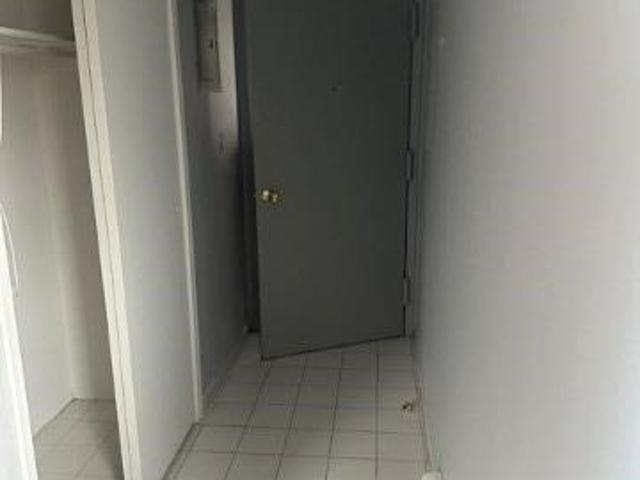 102 Jericho Turnpike 3C