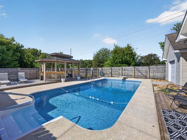 102 Oak Springs Lane