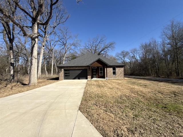 102 Oakwood Drive
