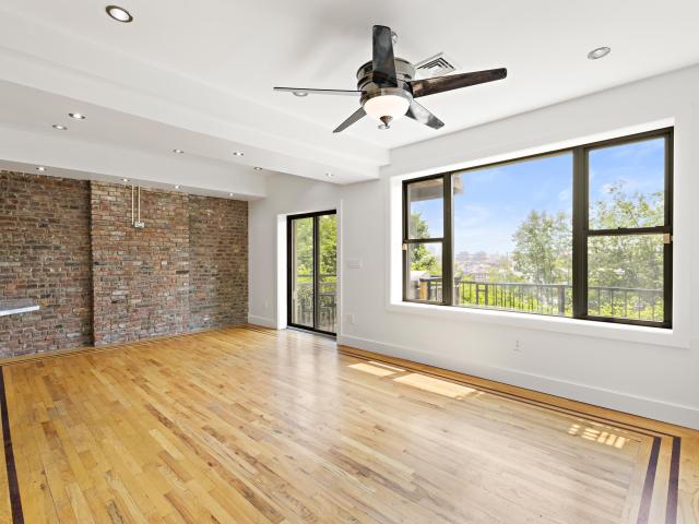 102 Ogden Ave # 103R