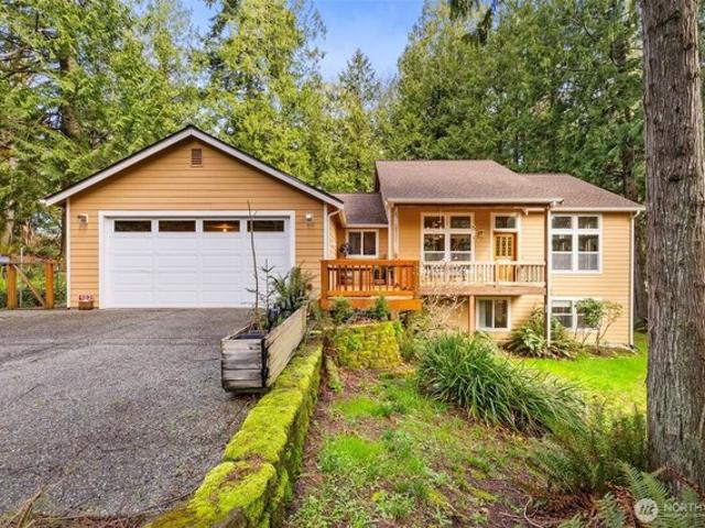 102 Olympic Ln, Port Ludlow, WA 98365