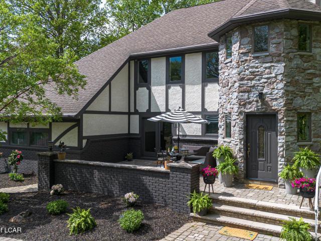 102 Longfellow Close