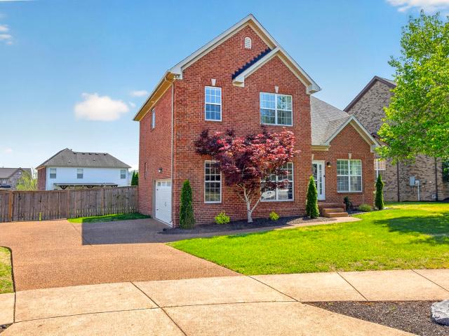 102 Latham Ct