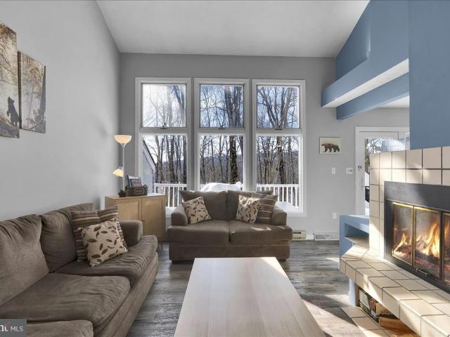 102 Laurelwoods Drive