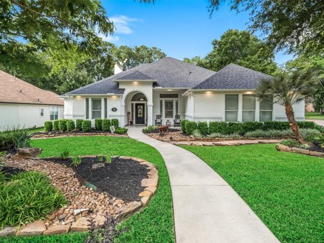 102 Lazy Springs Dr, Montgomery, TX 77356