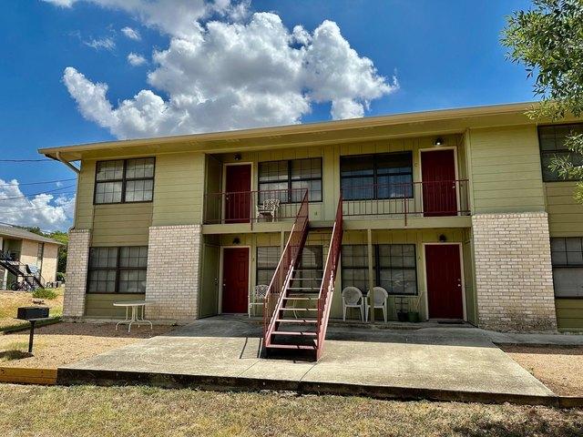 102 Lady Bird Ln, San Marcos, TX 78666