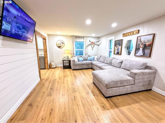 102 lake ave