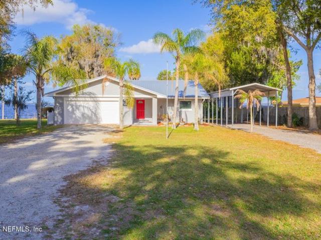 102 Lake Ave, Crescent City, FL 32112