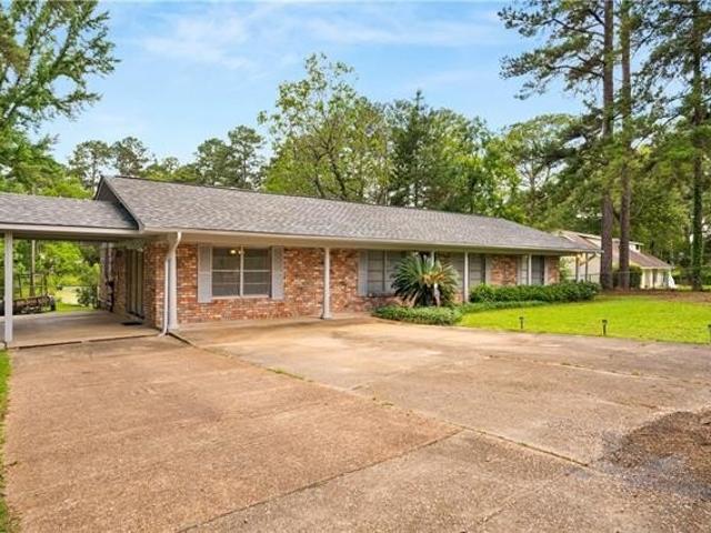 102 Lake Dr, Pineville, LA 71360