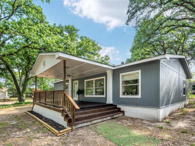 102 Lakewood Drive
