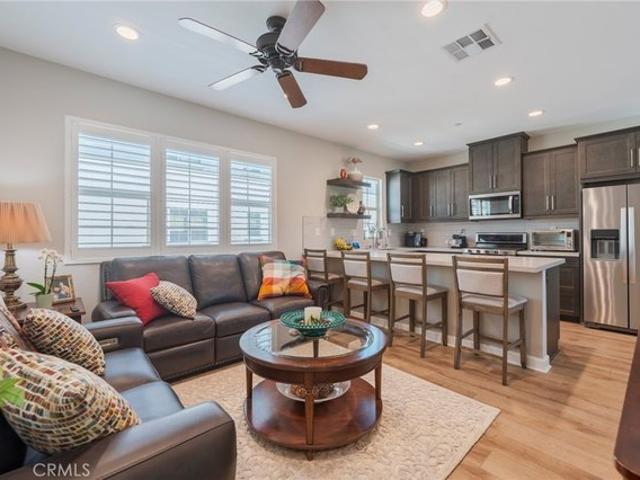 102 Lantana Dr, Stanton, CA 90680