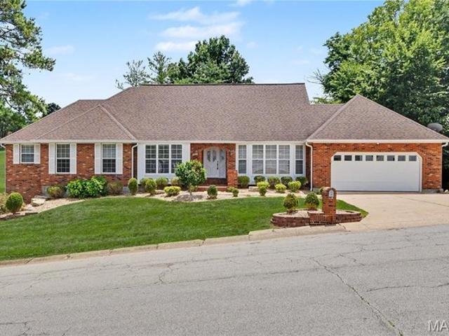 102 Lexington Ln, Washington, MO 63090